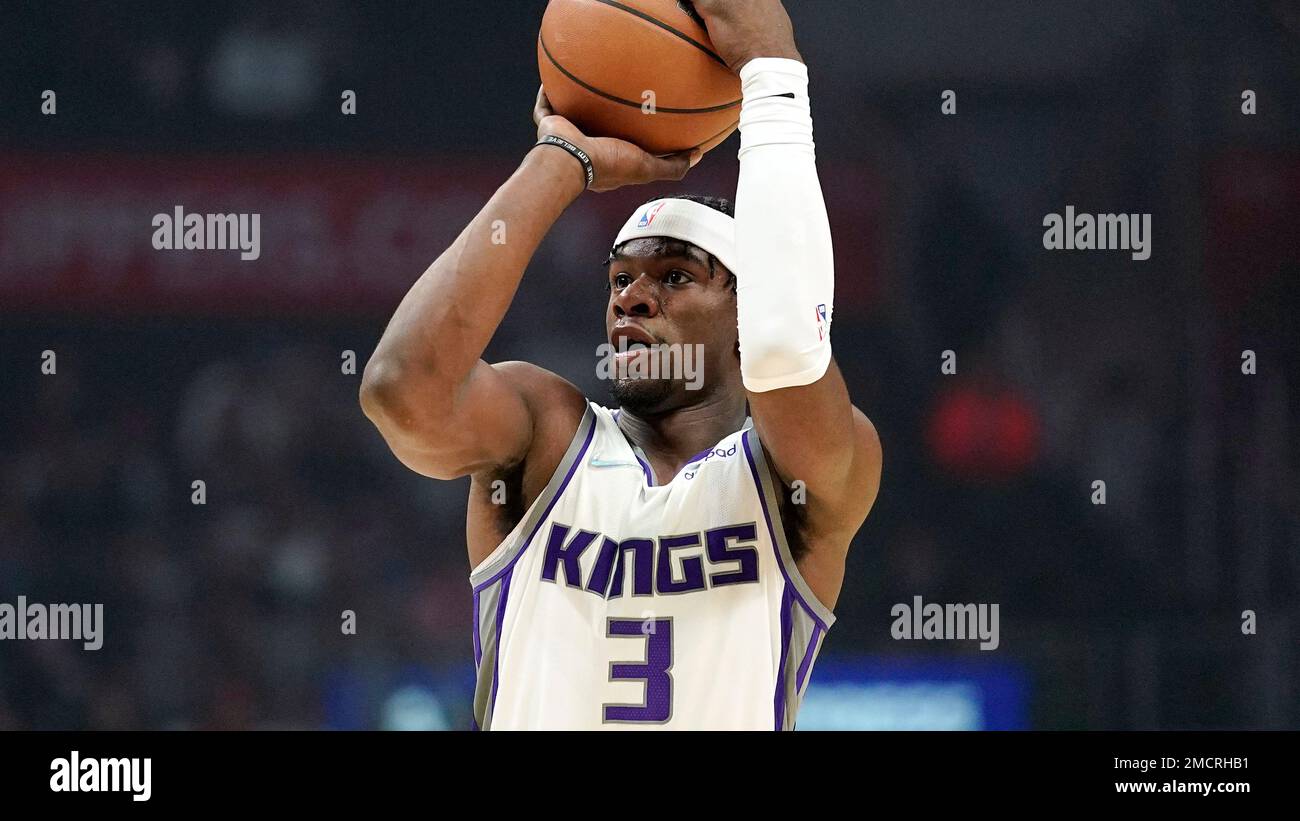 Sacramento Kings guard Terence Davis shoots during the first half of an ...