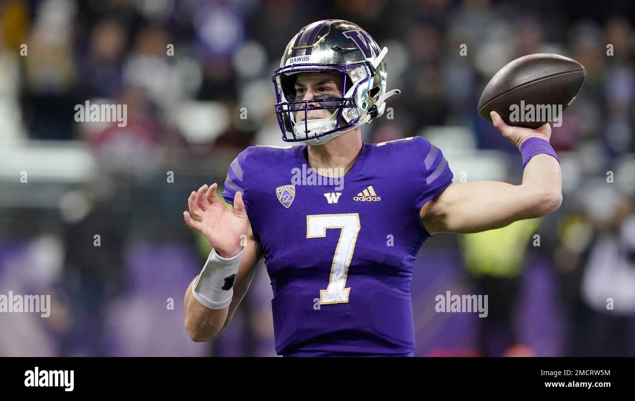 Washington quarterback Sam Huard during an NCAA college football game ...