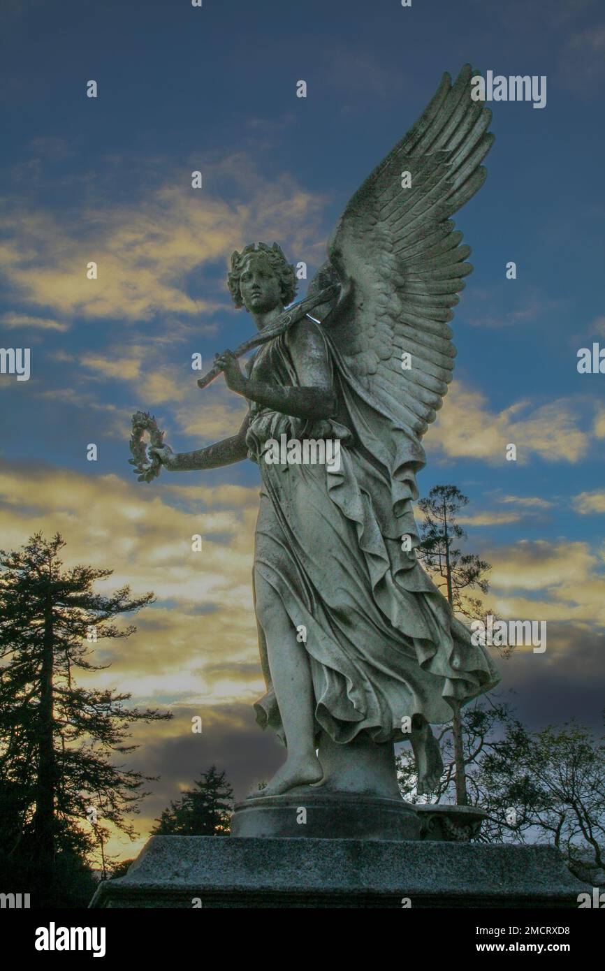 Winged figure hi-res stock photography and images - Alamy