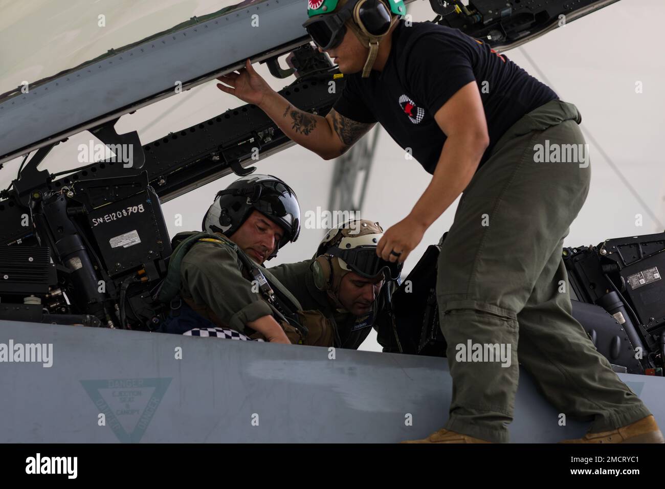 U.S. Marines with Marine All Weather Fighter Attack Squadron (VMFA(AW ...