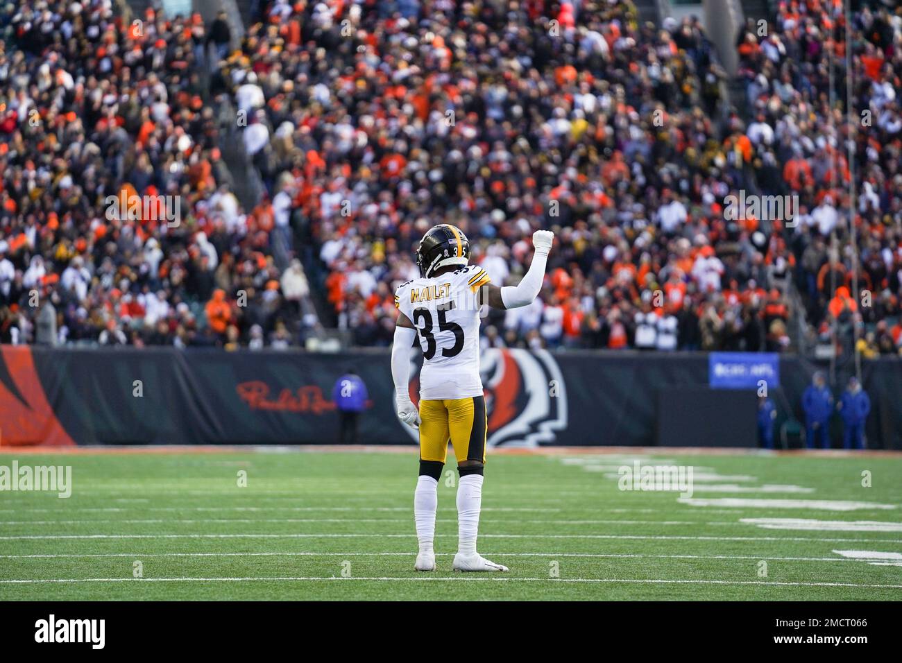 Pittsburgh Steelers cornerback Arthur Maulet (35) plays during an NFL ...