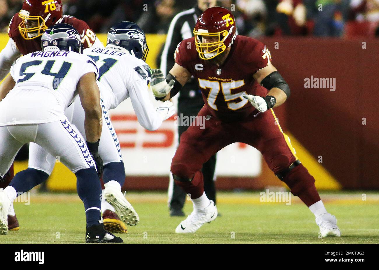 Washington Football Team guard Brandon Scherff (75) blocks during an ...
