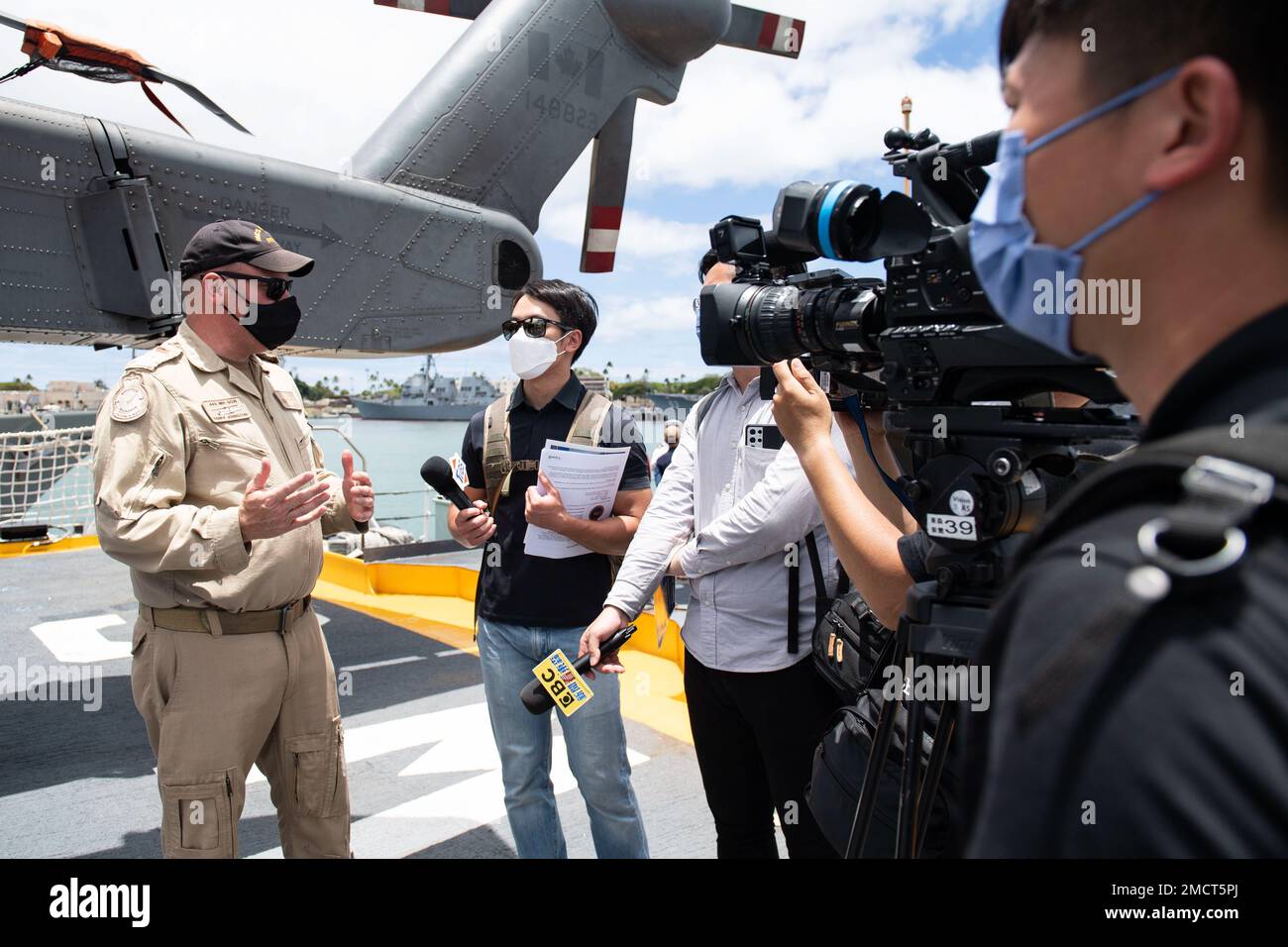 Taiwanese media tour HMCS Winnipeg on open ship day during RIMPAC in ...