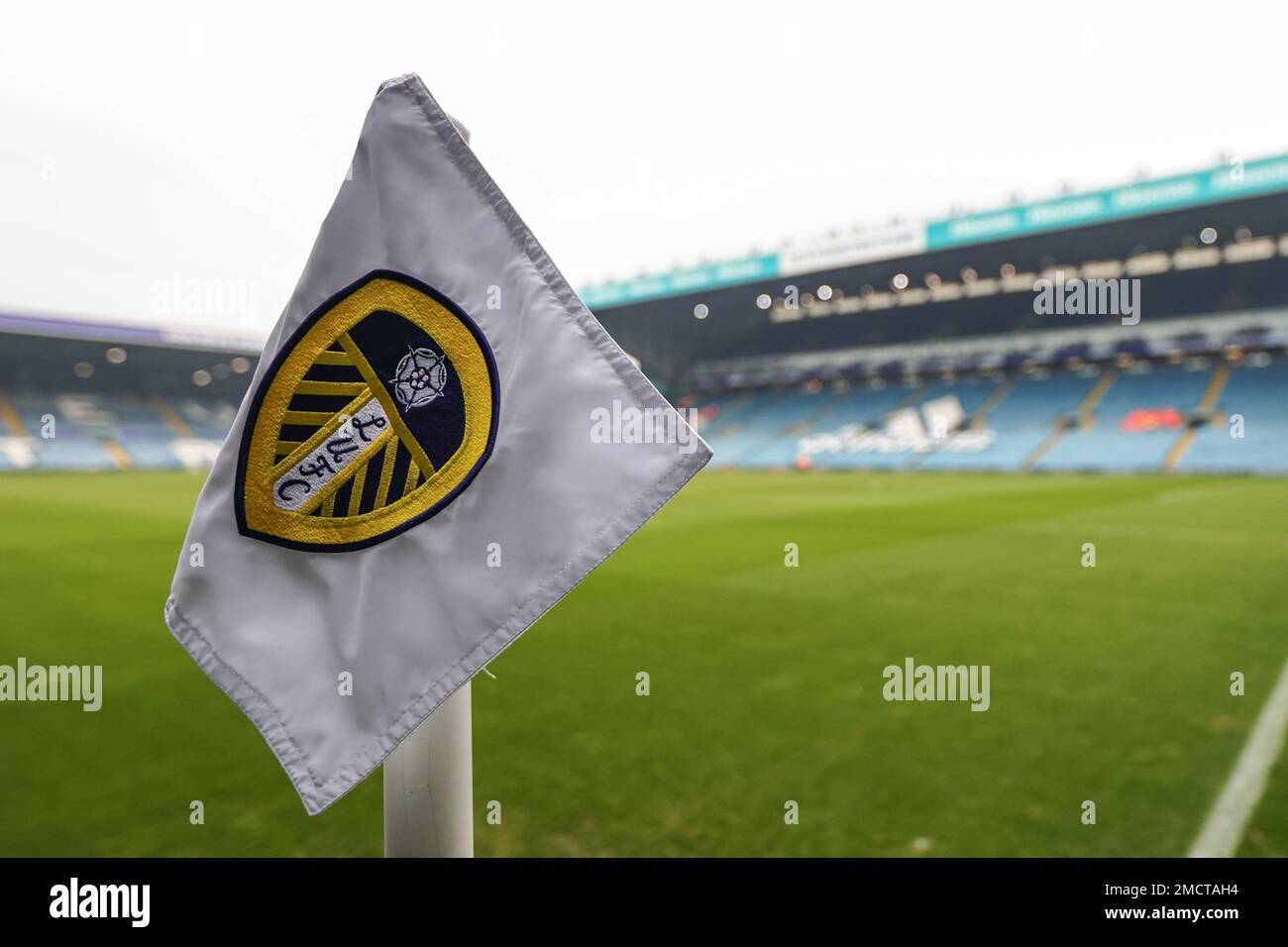 Lufc corner flag hi-res stock photography and images - Alamy
