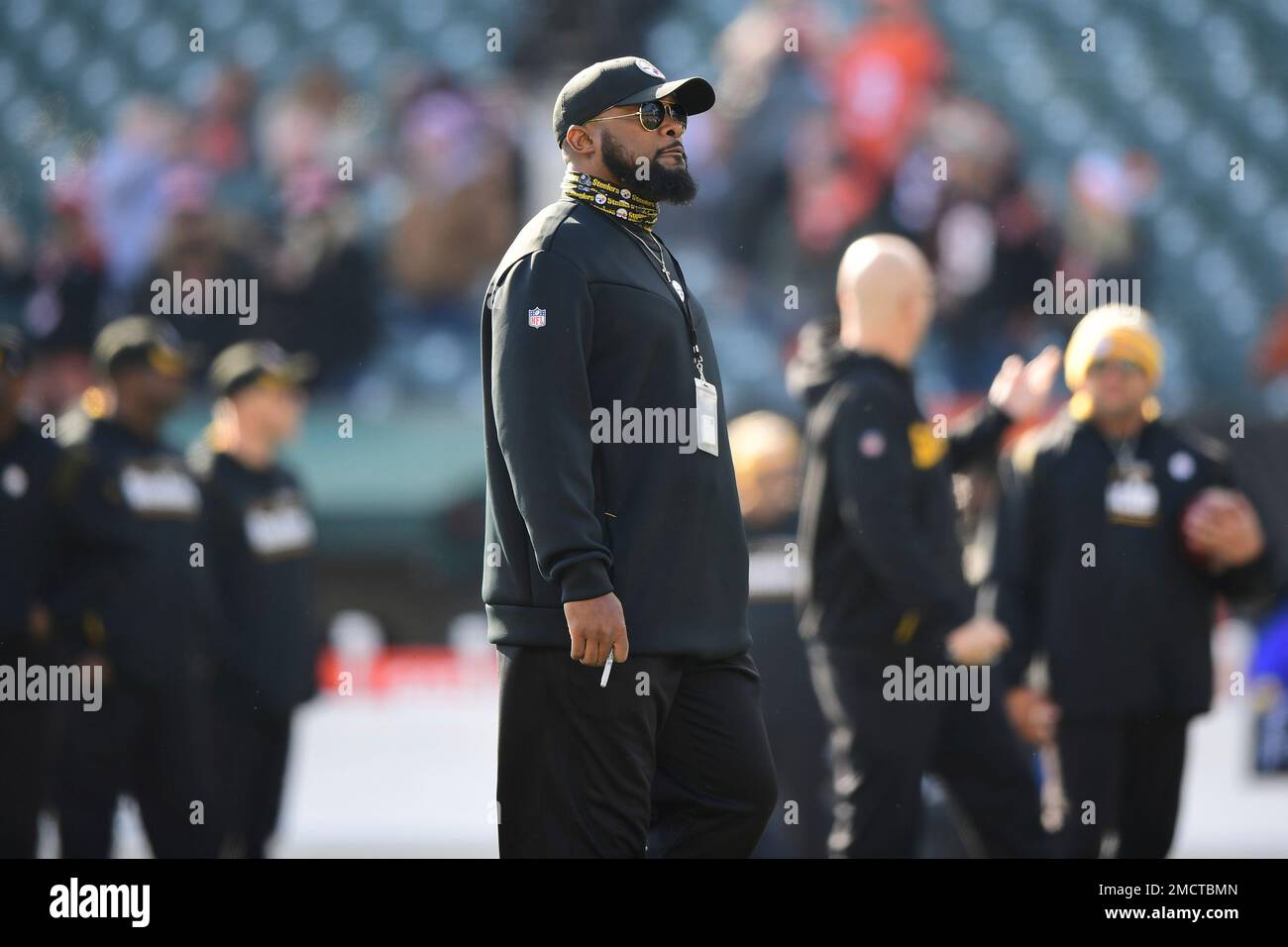 Pittsburgh Steelers head coach Mike Tomlin looks on before an NFL ...