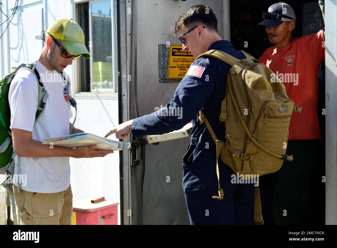 Environment agency inspector hi-res stock photography and images - Alamy
