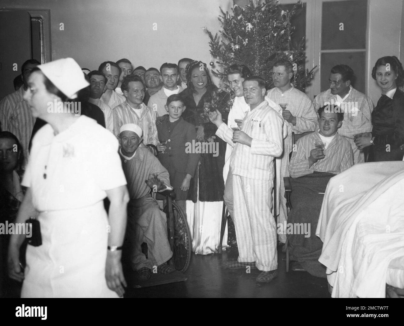 FILE - Josephine Baker with patients at a American hospital in Paris ...
