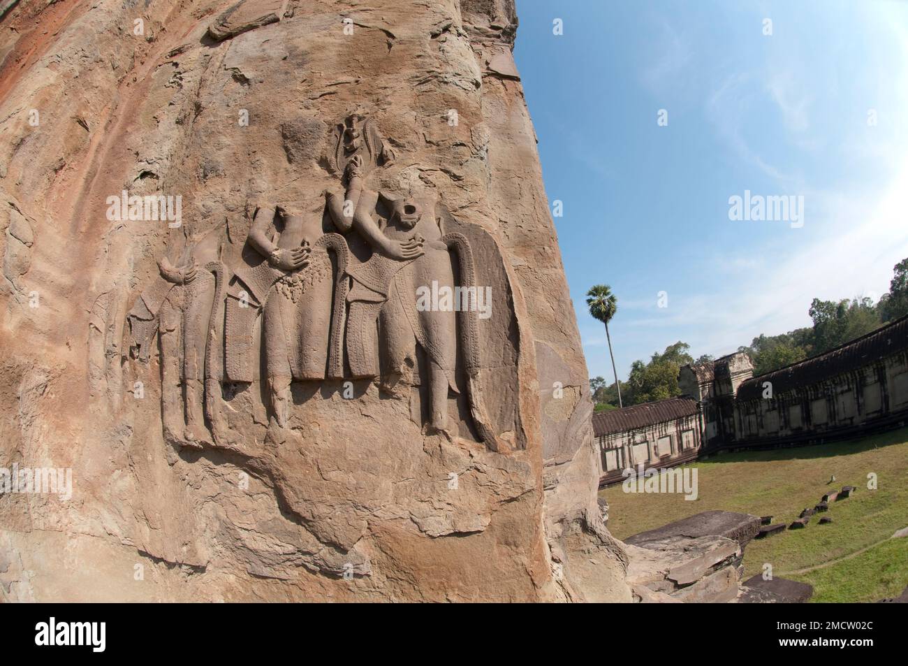 Crumbling carvings of Apsaras in wall, Angkor Wat temple, Siem Riep ...