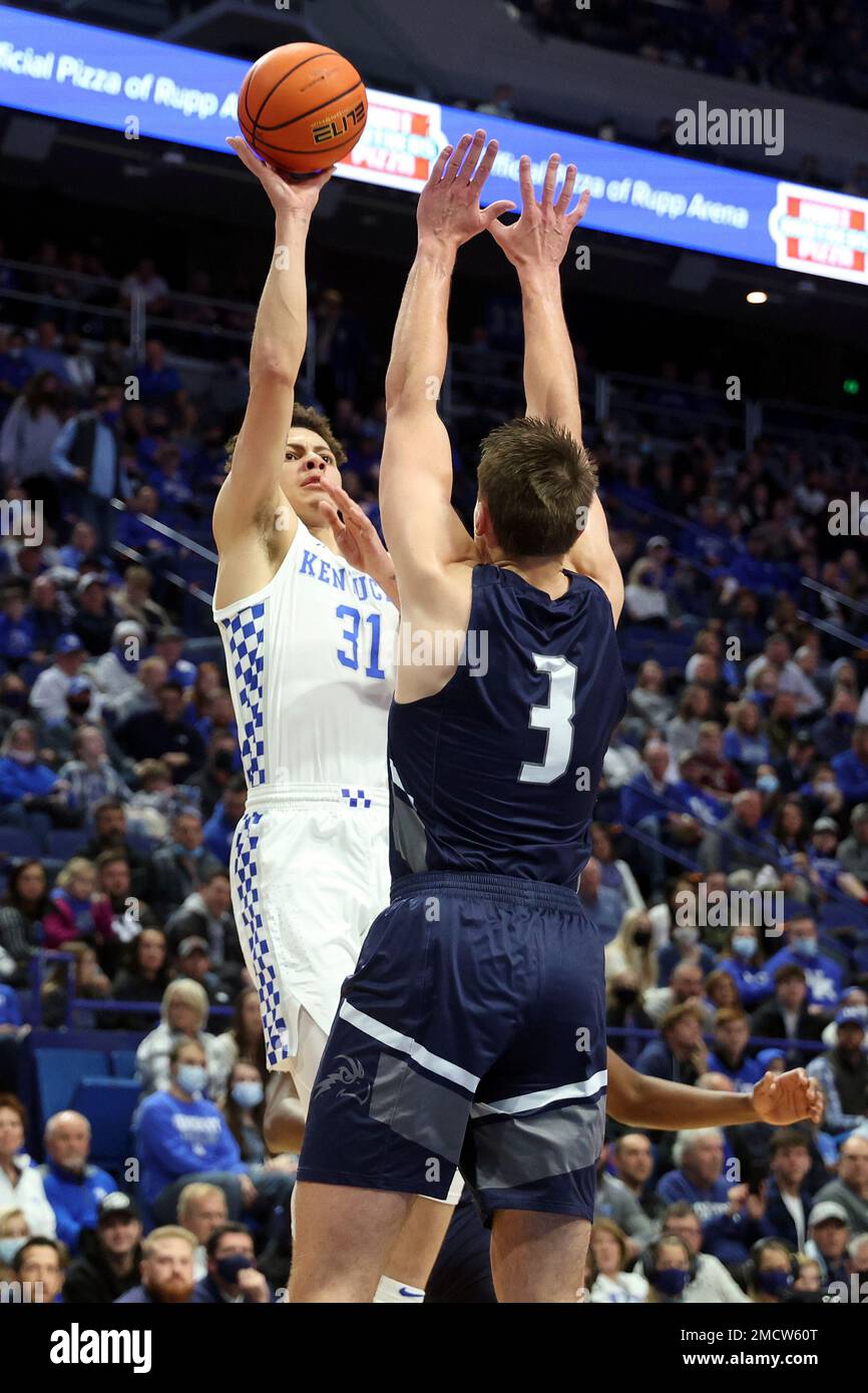 Kentucky's Kellan Grady (31) shoots over the defense of North Florida's ...