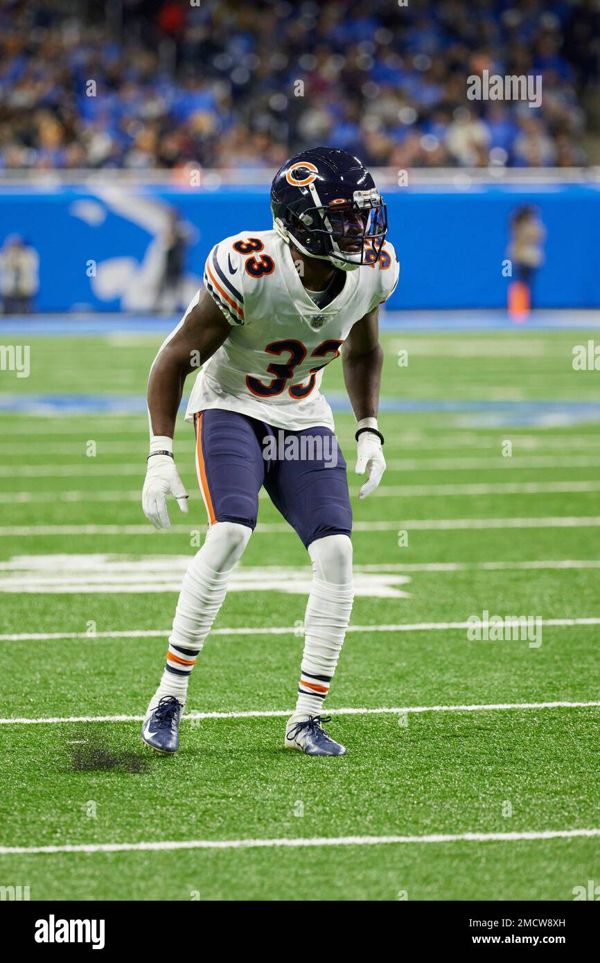 Chicago Bears cornerback Jaylon Johnson (33) pursues a play against the ...