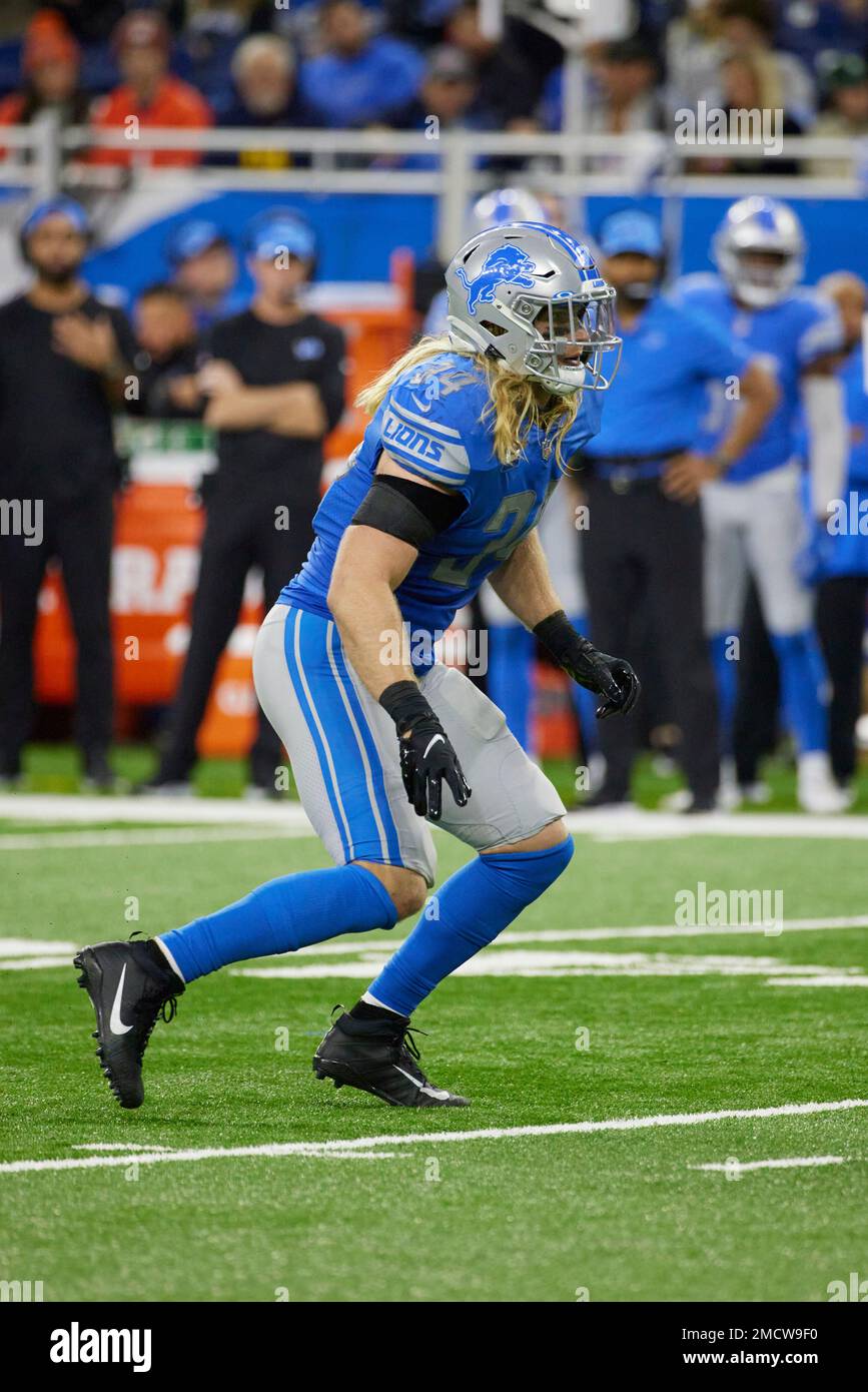 Detroit Lions inside linebacker Alex Anzalone (34) pursues a play on ...