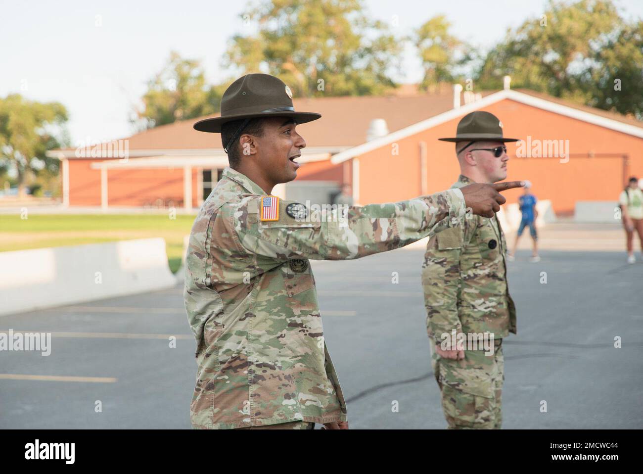Sgt. 1st Class Chris Sehy, U.S. Army drill sergeant, corrects delegates ...