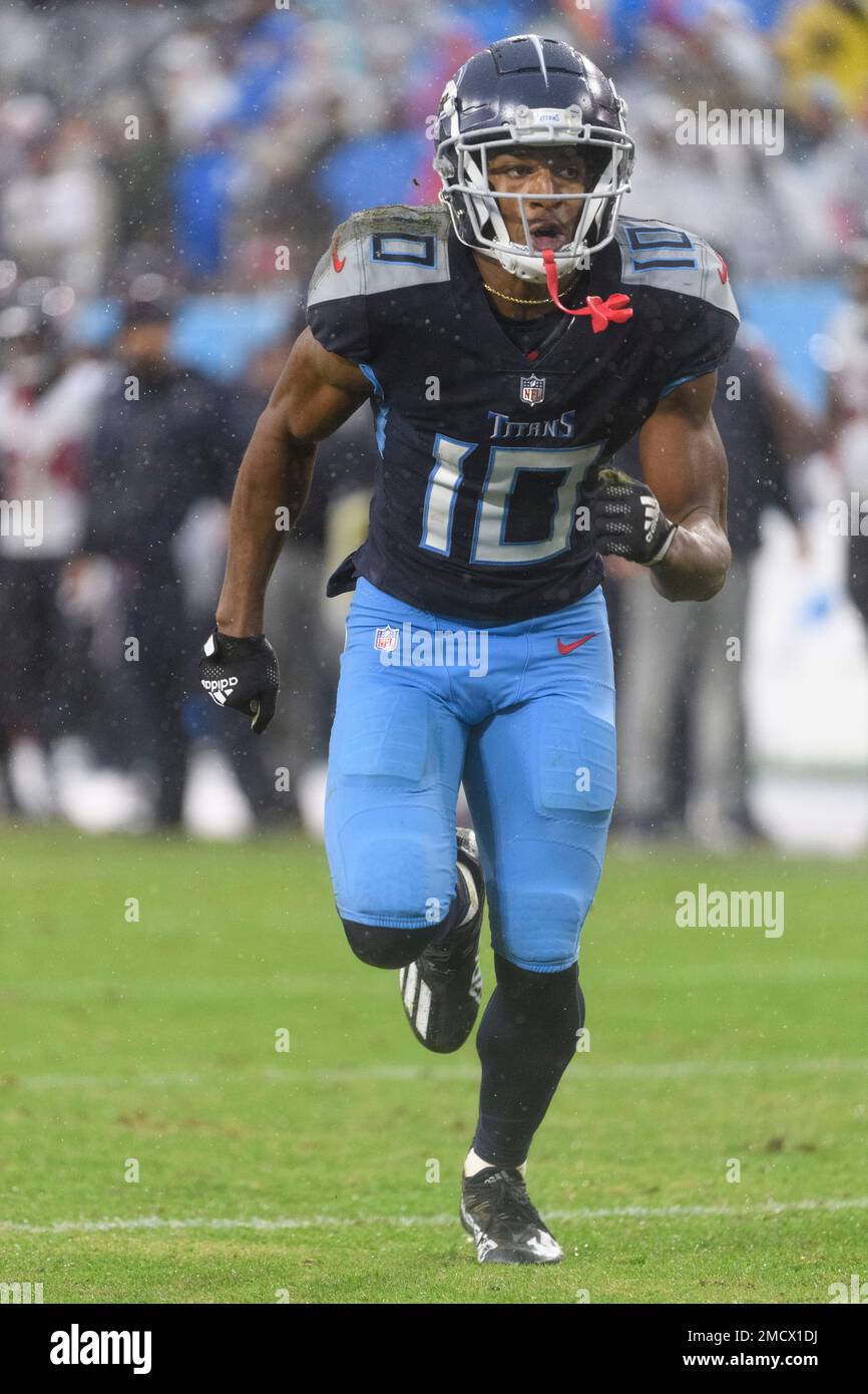 Tennessee Titans wide receiver Dez Fitzpatrick (10) plays in an NFL ...