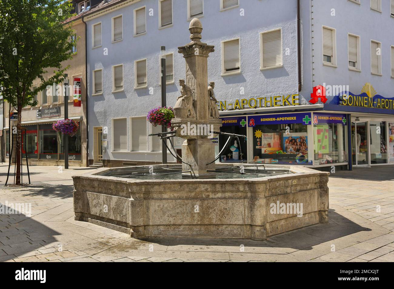 Dyeing kettle hi-res stock photography and images - Alamy