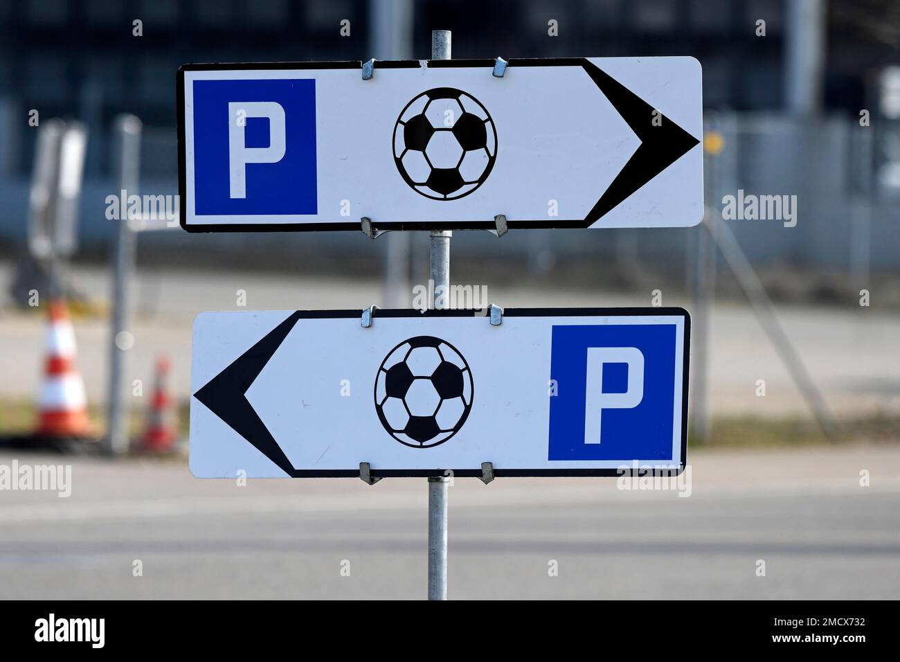 Team parking sign hi-res stock photography and images - Alamy