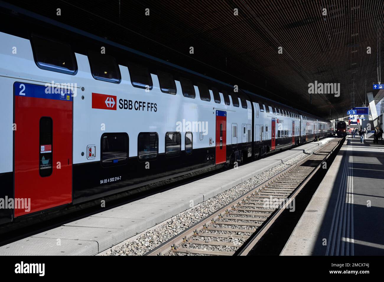 Switzerland zurich main station zurich central station hi-res stock ...