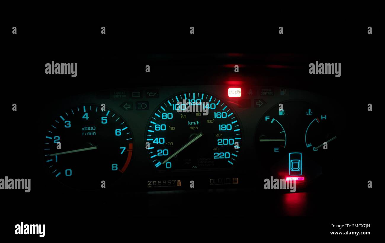 Car indicators hi-res stock photography and images - Alamy