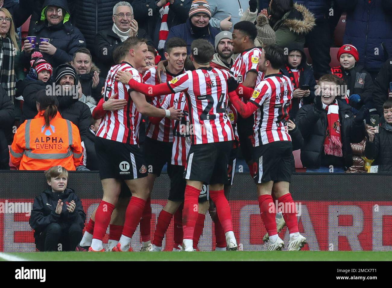 Ross Stewart #14 of Sunderland celebrates his goal with his team mates ...