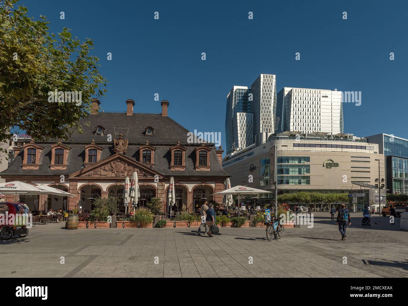 Pedrest hi-res stock photography and images - Alamy