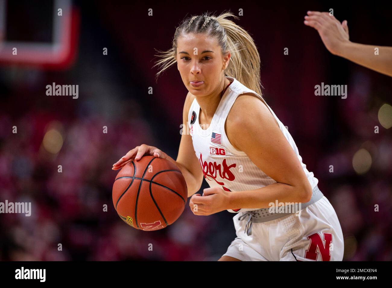Nebraska guard Jaz Shelley (1) dribbles the ball against Creighton in ...