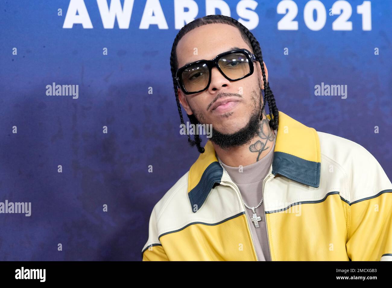 ELHAE arrives to the Soul Train Music Awards at the Apollo Theater on ...