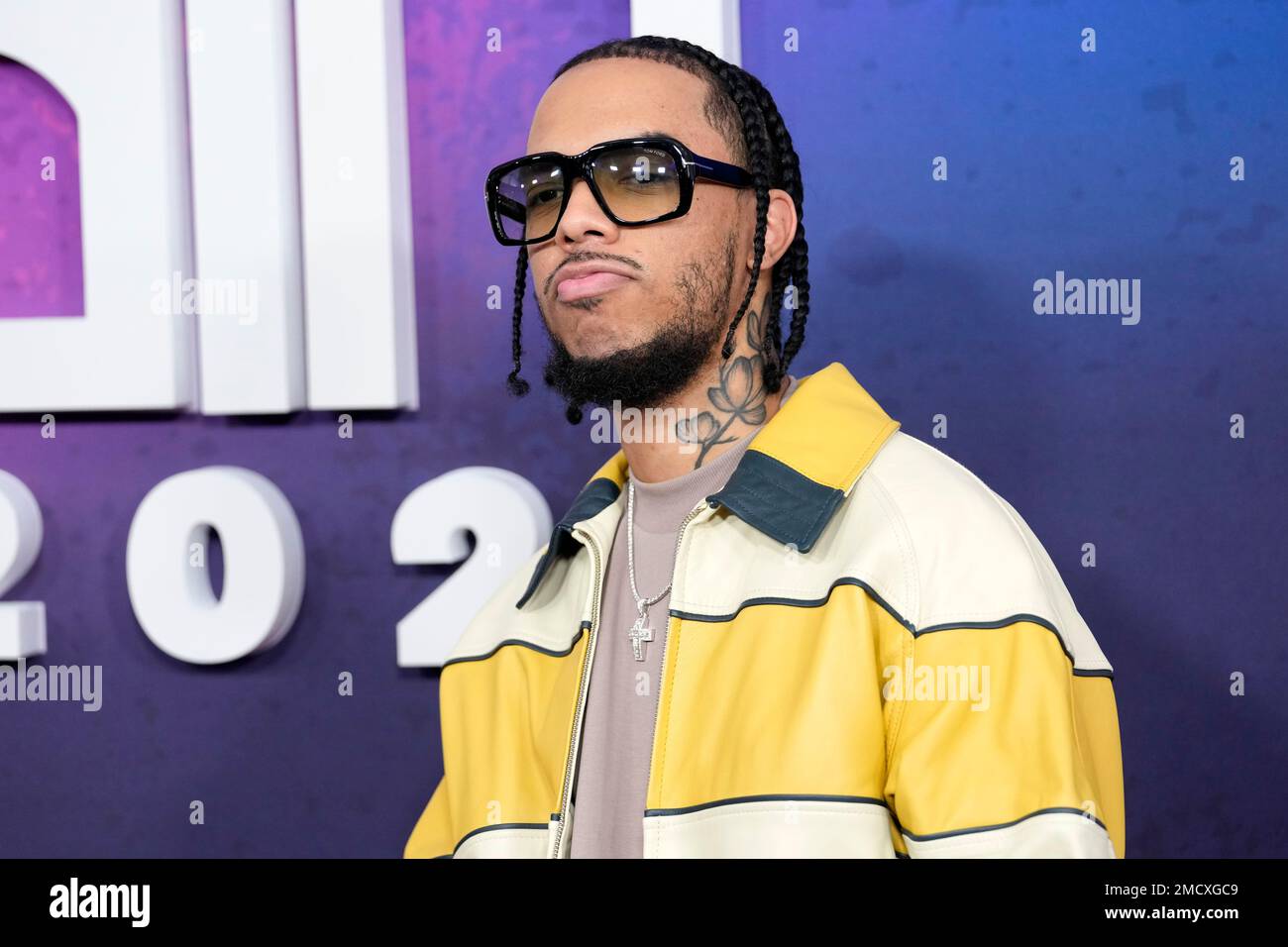 ELHAE arrives to the Soul Train Music Awards at the Apollo Theater on ...