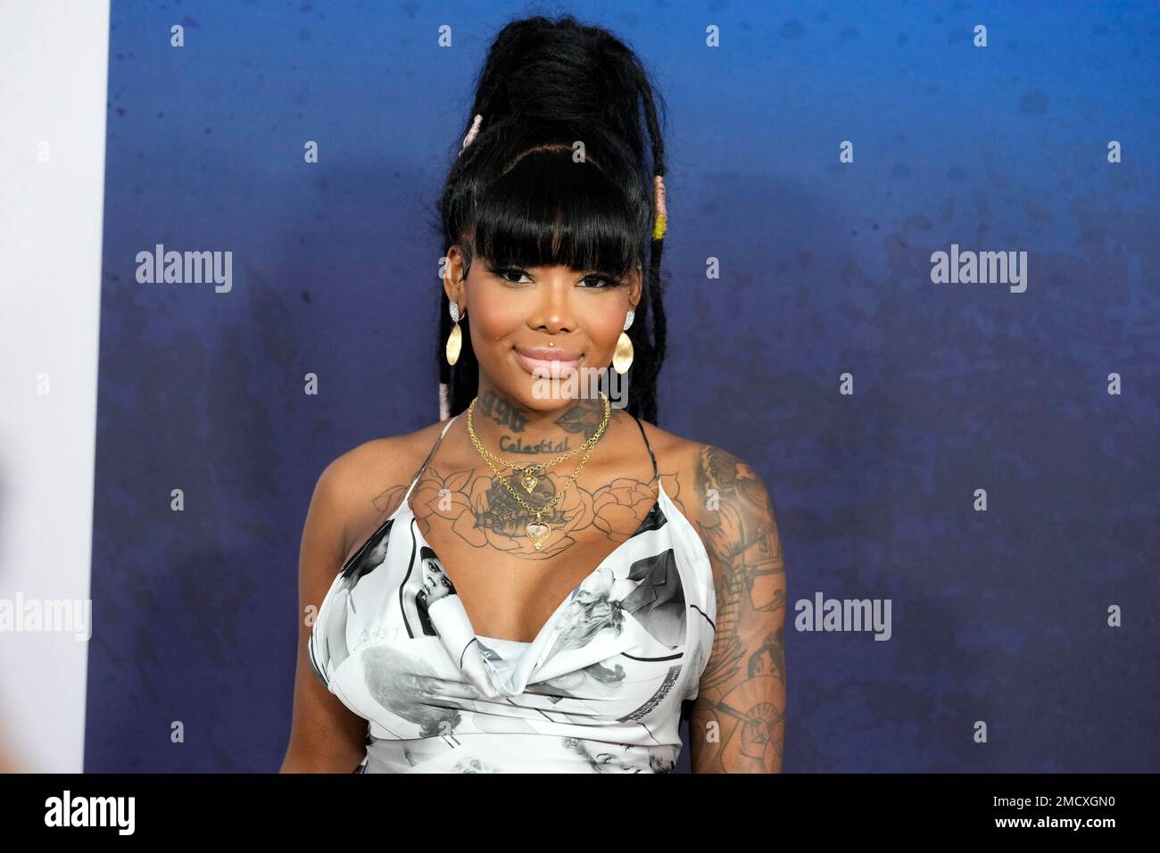 Summer Walker arrives to the Soul Train Music Awards at the Apollo ...