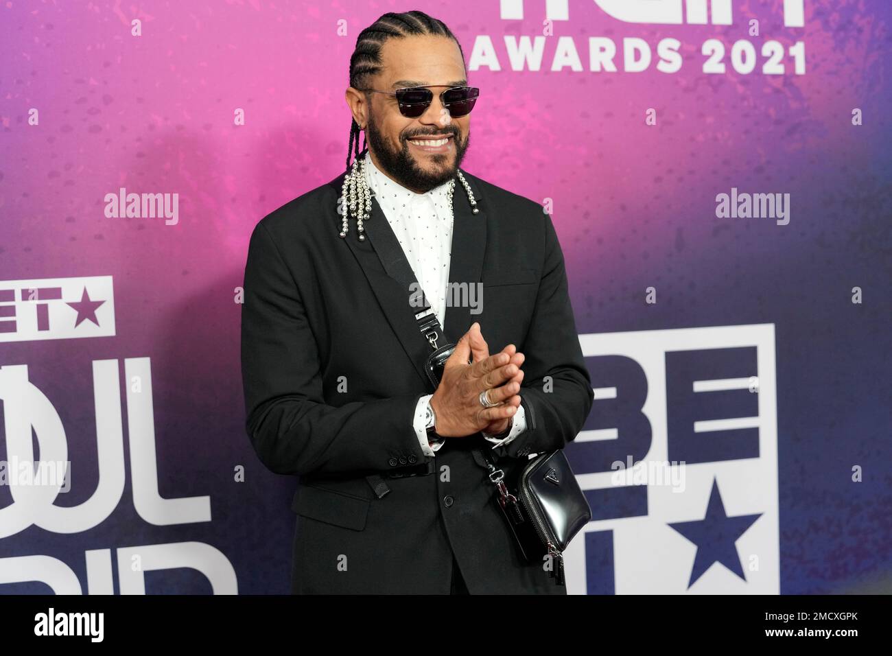 Maxwell arrives to the Soul Train Music Awards at the Apollo Theater on ...