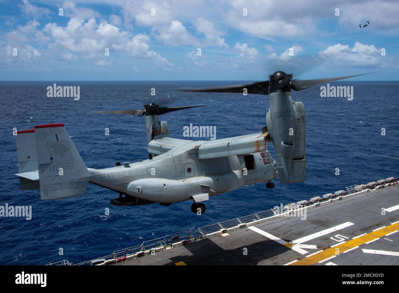 PACIFIC OCEAN (July 11, 2022) An MV-22 Osprey, attached to Marine ...