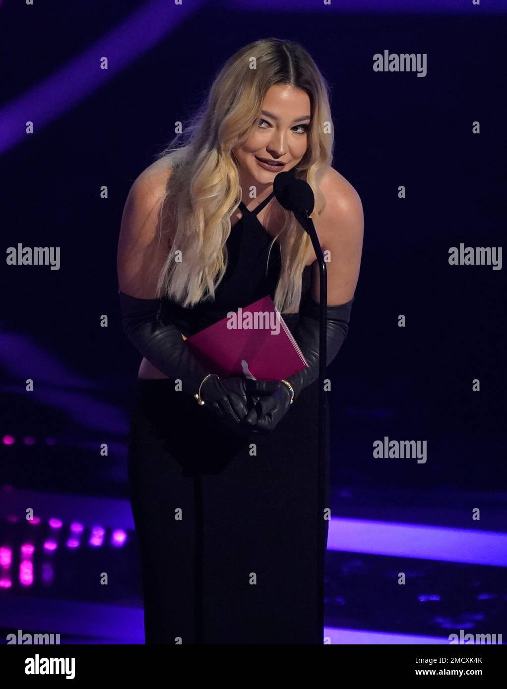 Madelyn Cline presents the award for favorite trending song at the ...