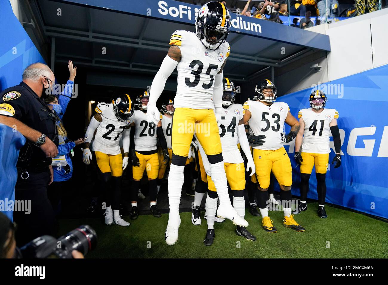 Pittsburgh Steelers cornerback Arthur Maulet (35) before an NFL ...