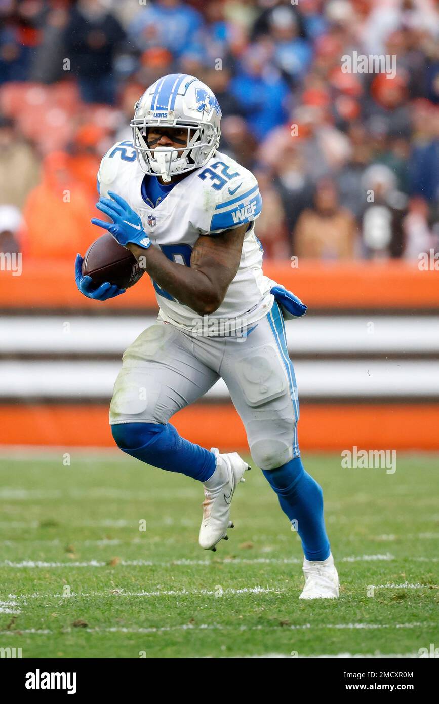 Detroit Lions running back D'Andre Swift (32) runs with the ball during ...