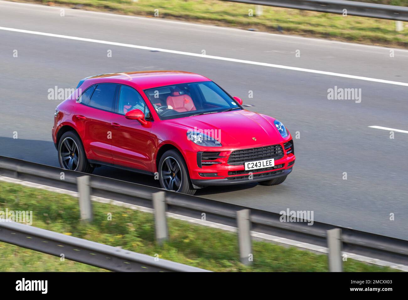 Red porsche macan hi-res stock photography and images - Alamy