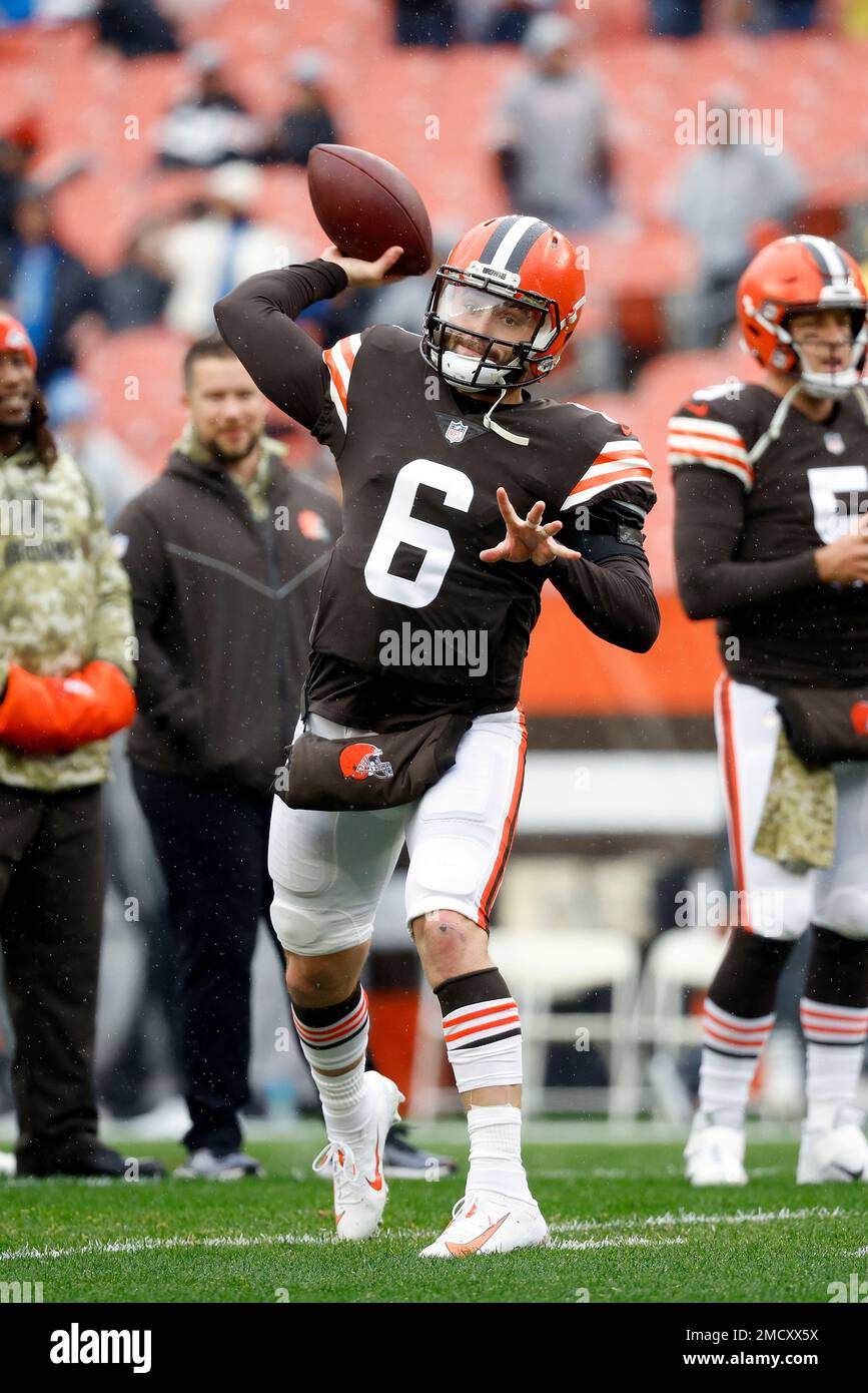 Cleveland Browns quarterback Baker Mayfield (6) warms up prior to the ...