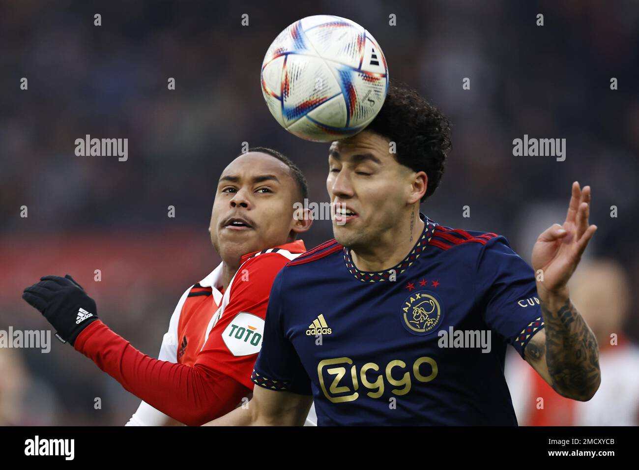 ROTTERDAM - (LR) Igor Paixao of Feyenoord, Jorge Sanchez of Ajax during the Dutch premier league ...