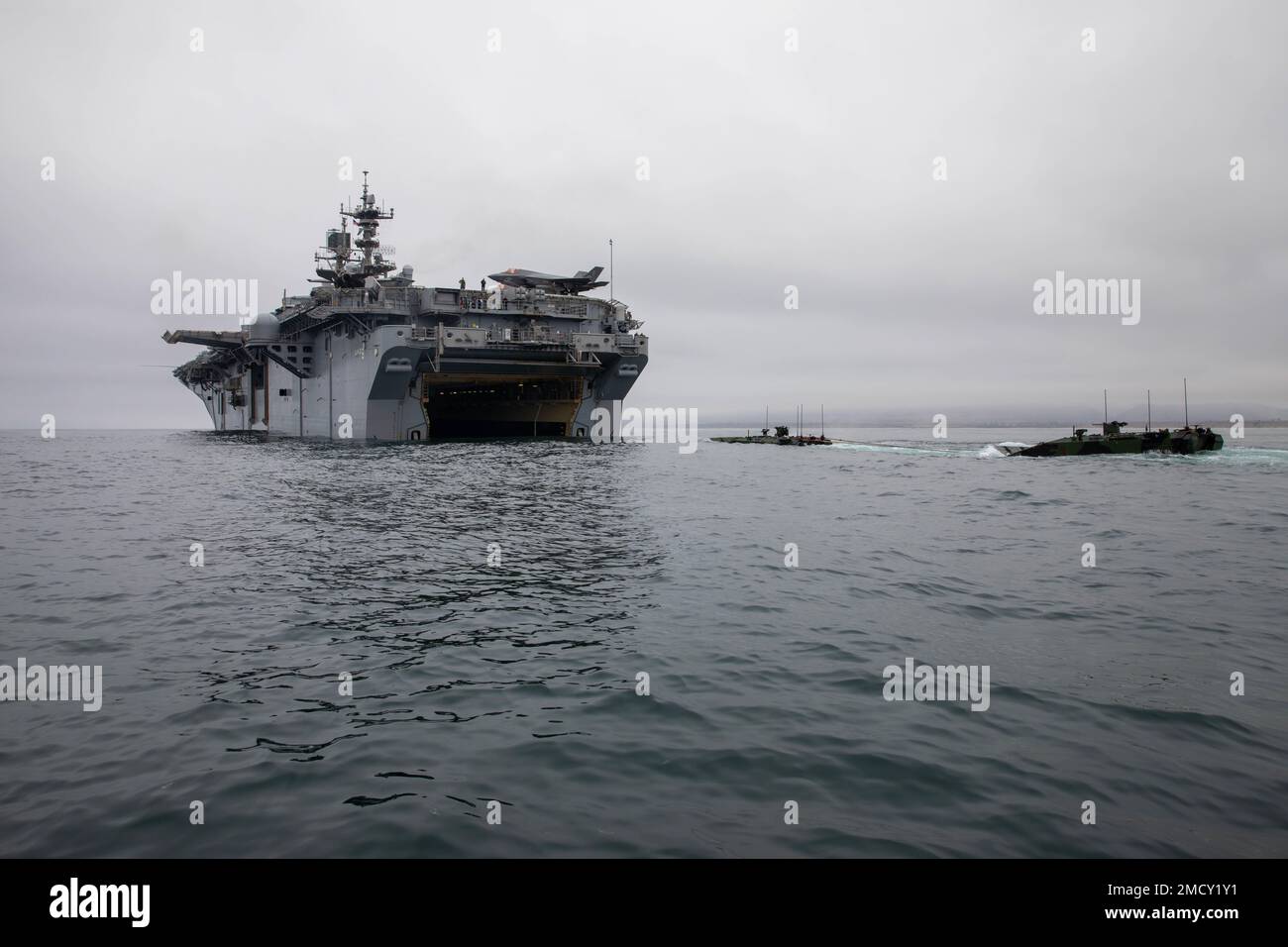 220711-N-IV962-1243 PACIFIC OCEAN (July 11, 2022) – Amphibious Combat ...