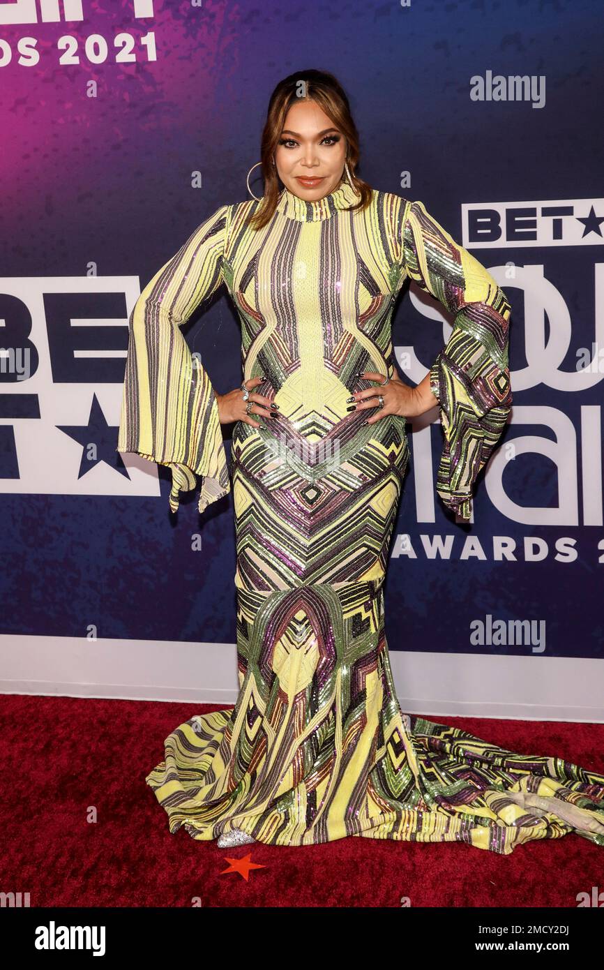 Actor Tisha Campbell attends 2021 Soul Train Awards red carpet at Adam ...