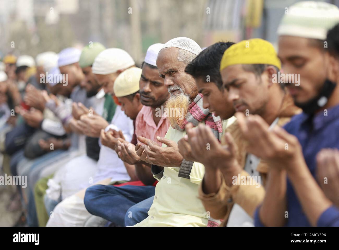 Bangladeshi Muslims pray on the final day of a three-day Islamic ...