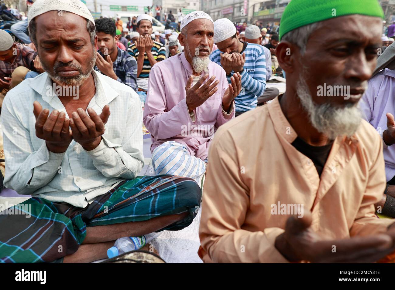 Bangladeshi Muslims pray on the final day of a three-day Islamic ...