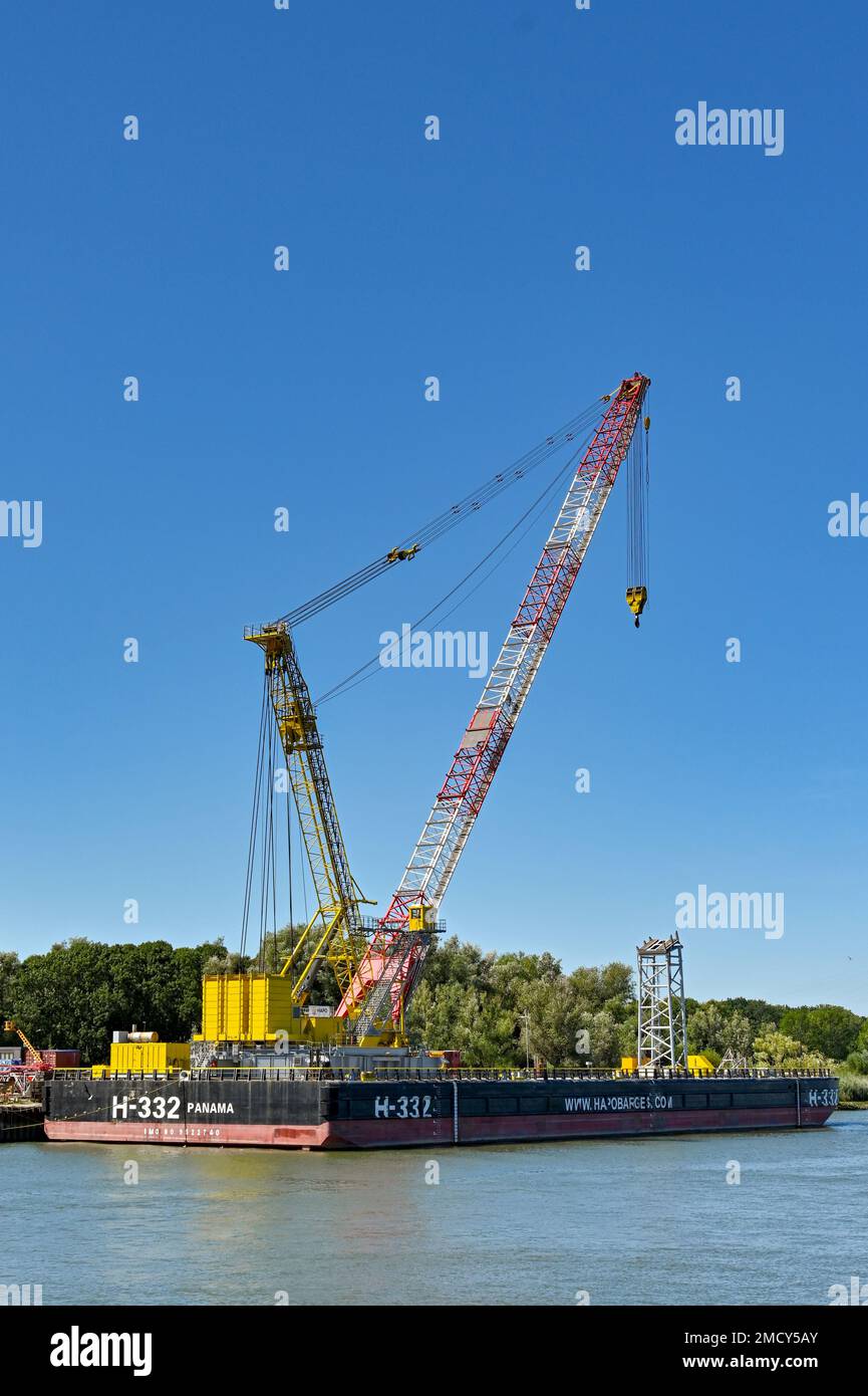 Rotterdam, Nertherlands - August 2022: Industrial barge with heavy ...