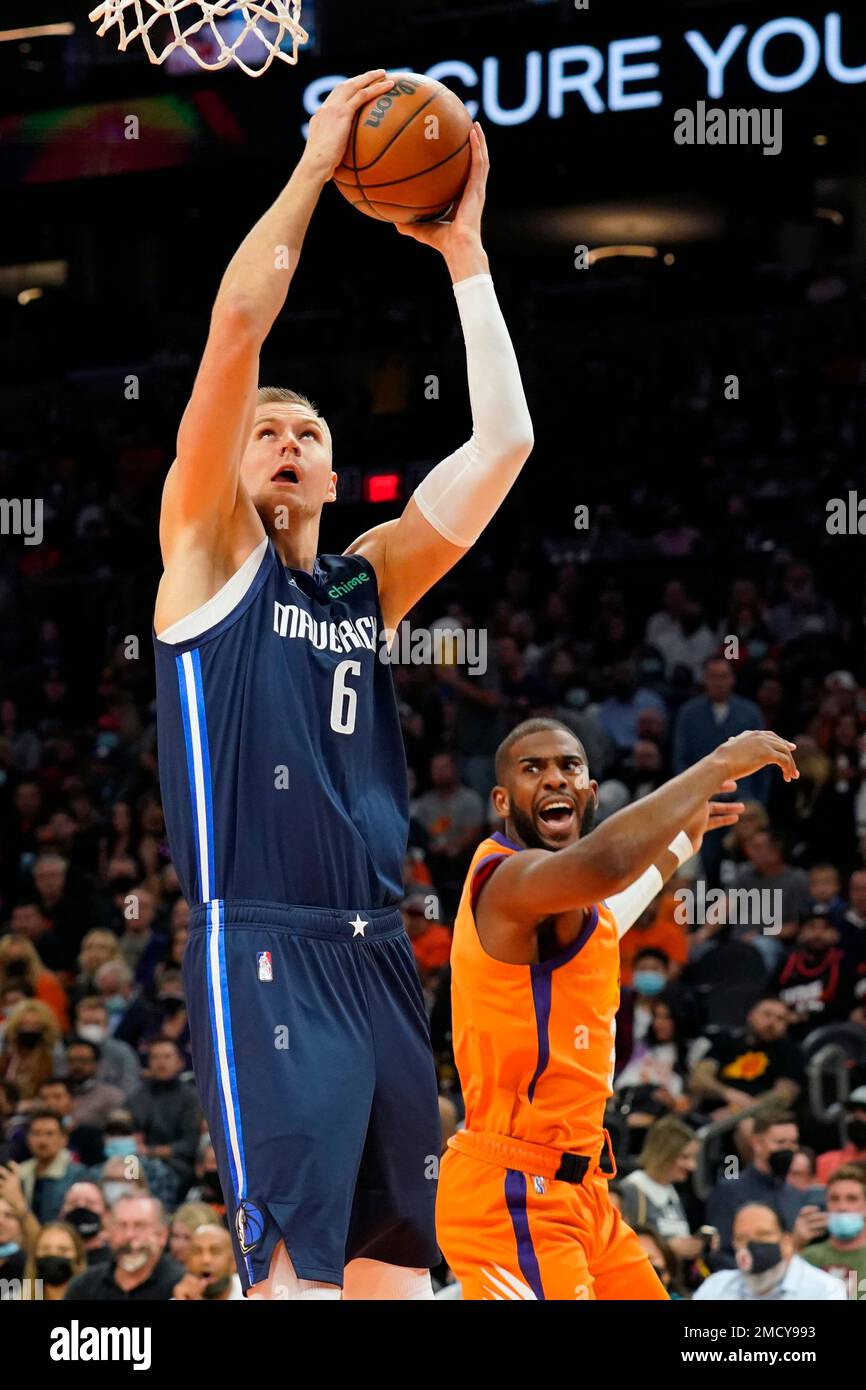 Dallas Mavericks center Kristaps Porzingis (6) during the first half of ...