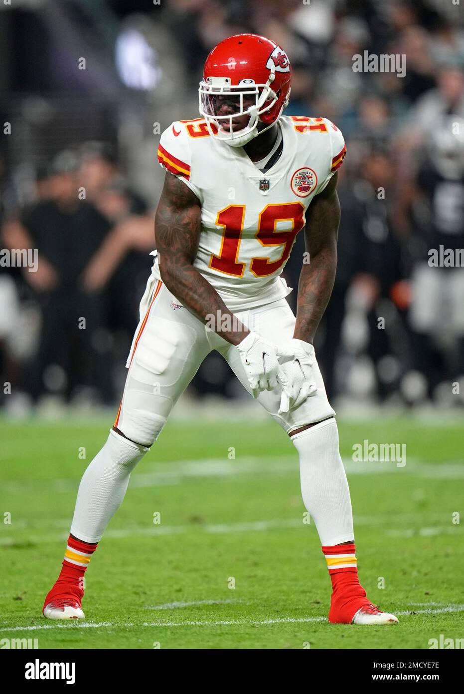 Kansas City Chiefs wide receiver Josh Gordon (19) lines up against the ...