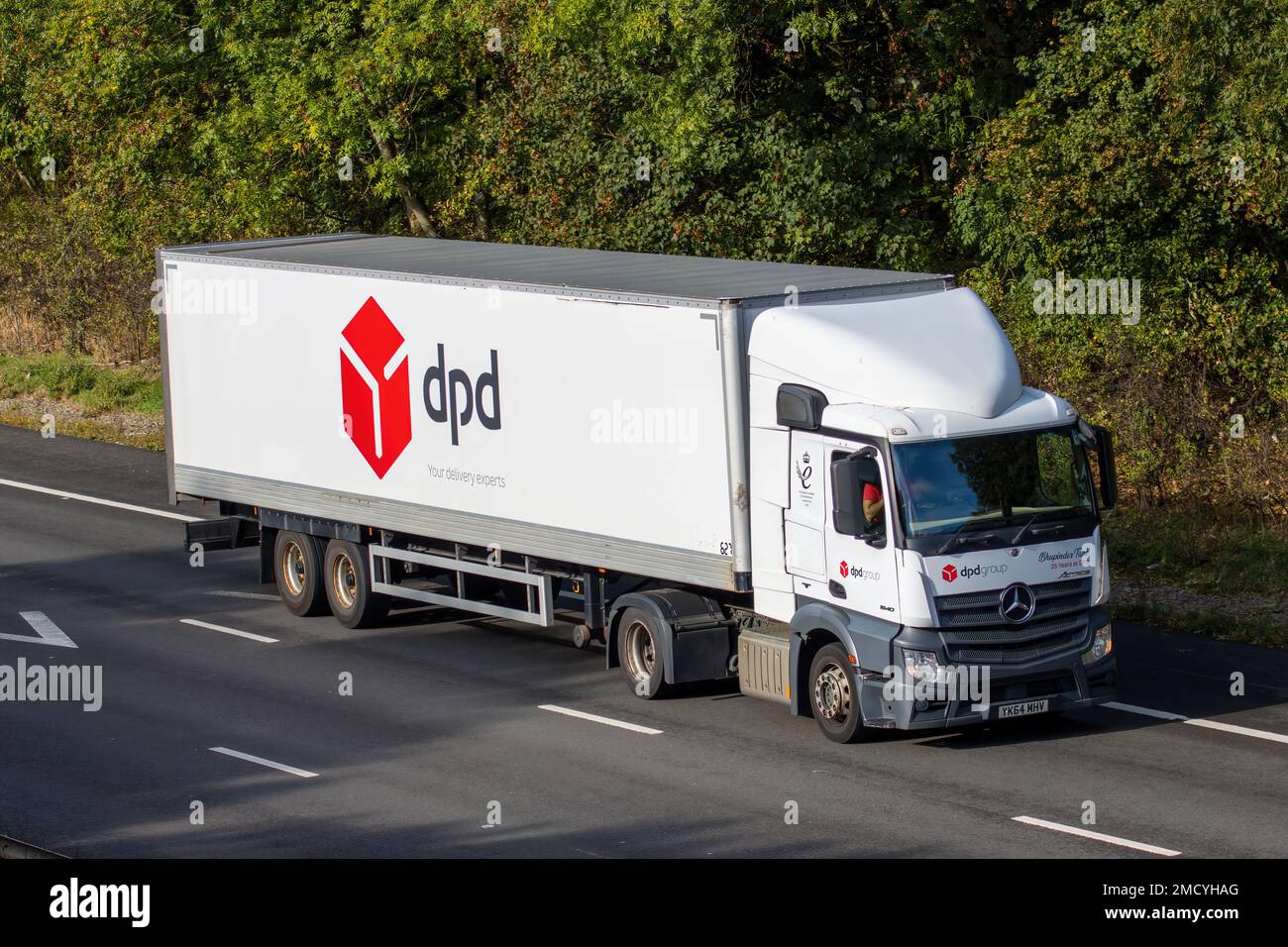 Truck lorry hgv dpd hi-res stock photography and images - Alamy