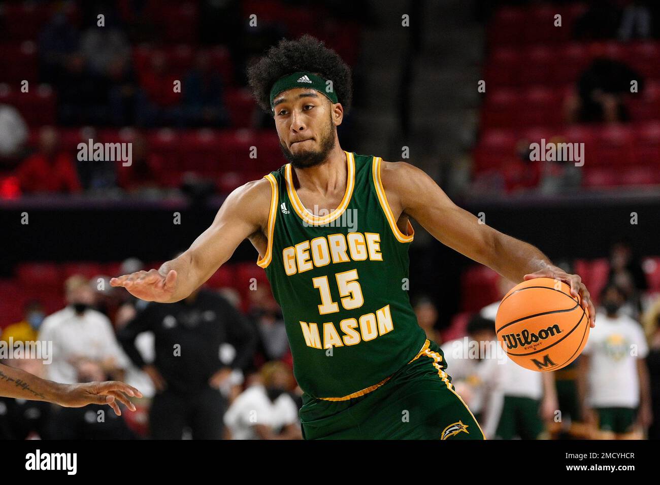 George Mason guard D'Shawn Schwartz (15) in action during the first ...