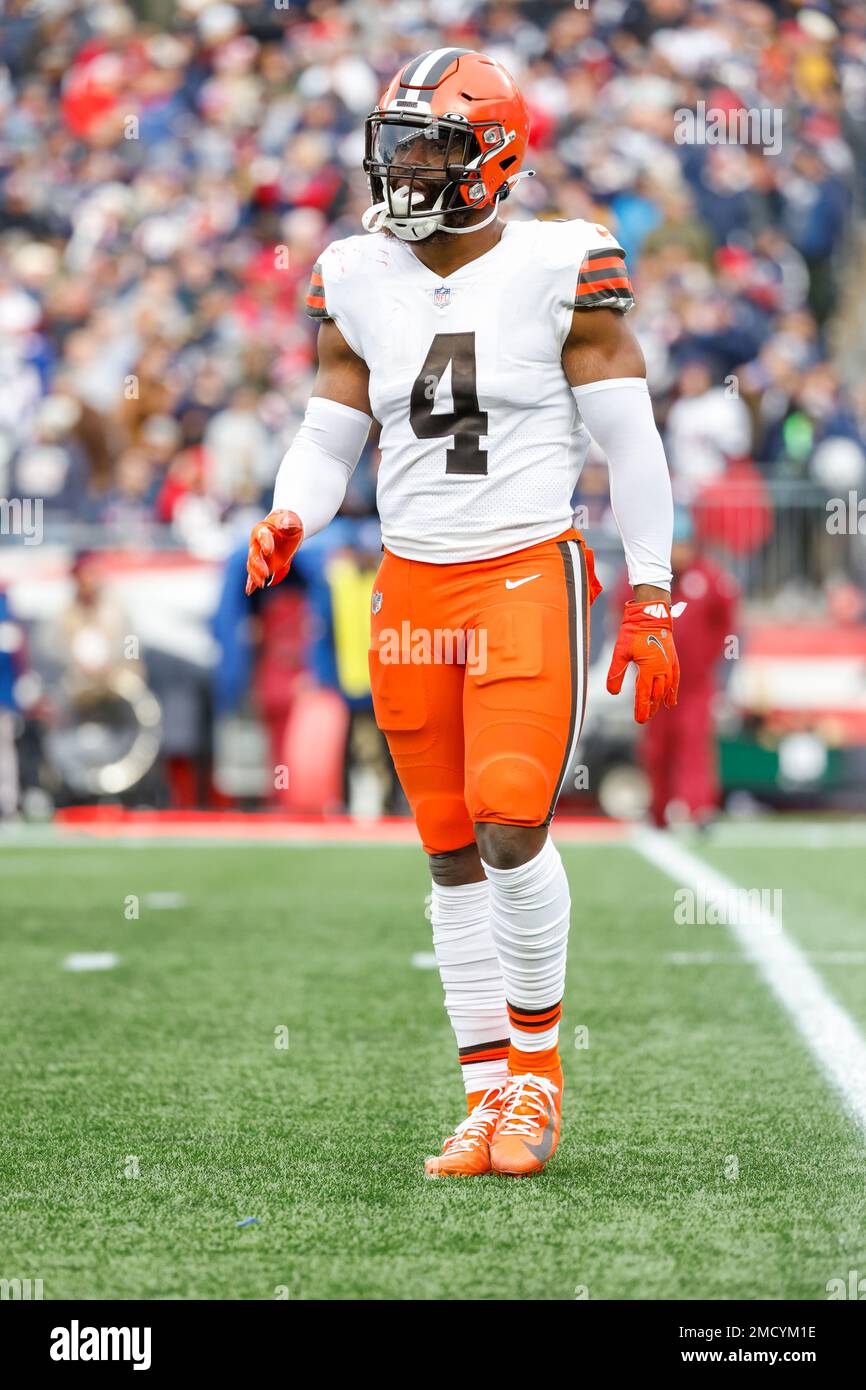 Cleveland Browns middle linebacker Anthony Walker (4) walks off the ...