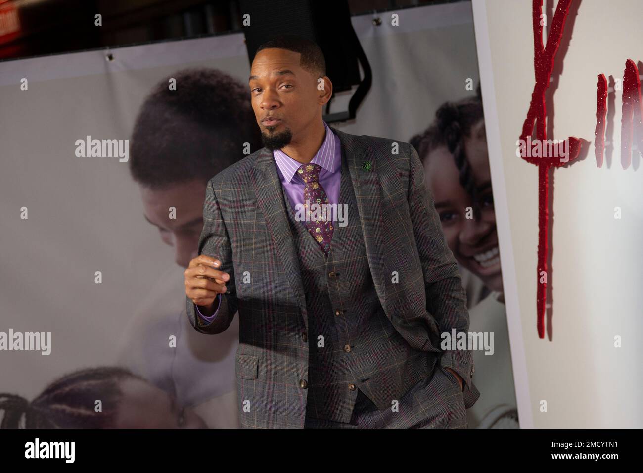 Will Smith poses for photographers upon arrival at the UK Premiere of ...