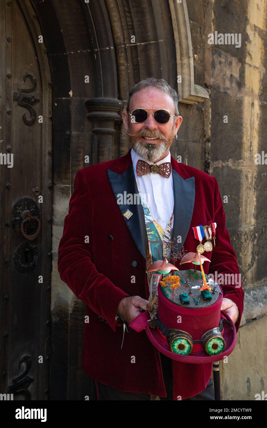 Man velvet jacket hi-res stock photography and images - Alamy