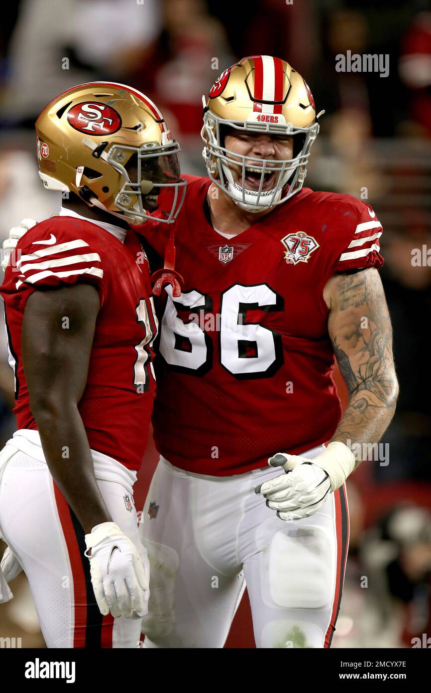 San Francisco 49ers wide receiver Deebo Samuel (19) and guard Tom ...