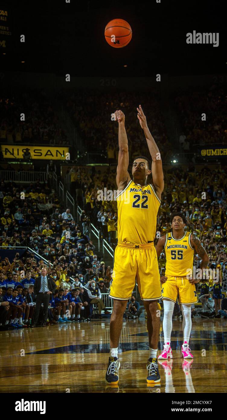 Michigan guard Caleb Houstan (22) takes a free throw in the second half ...
