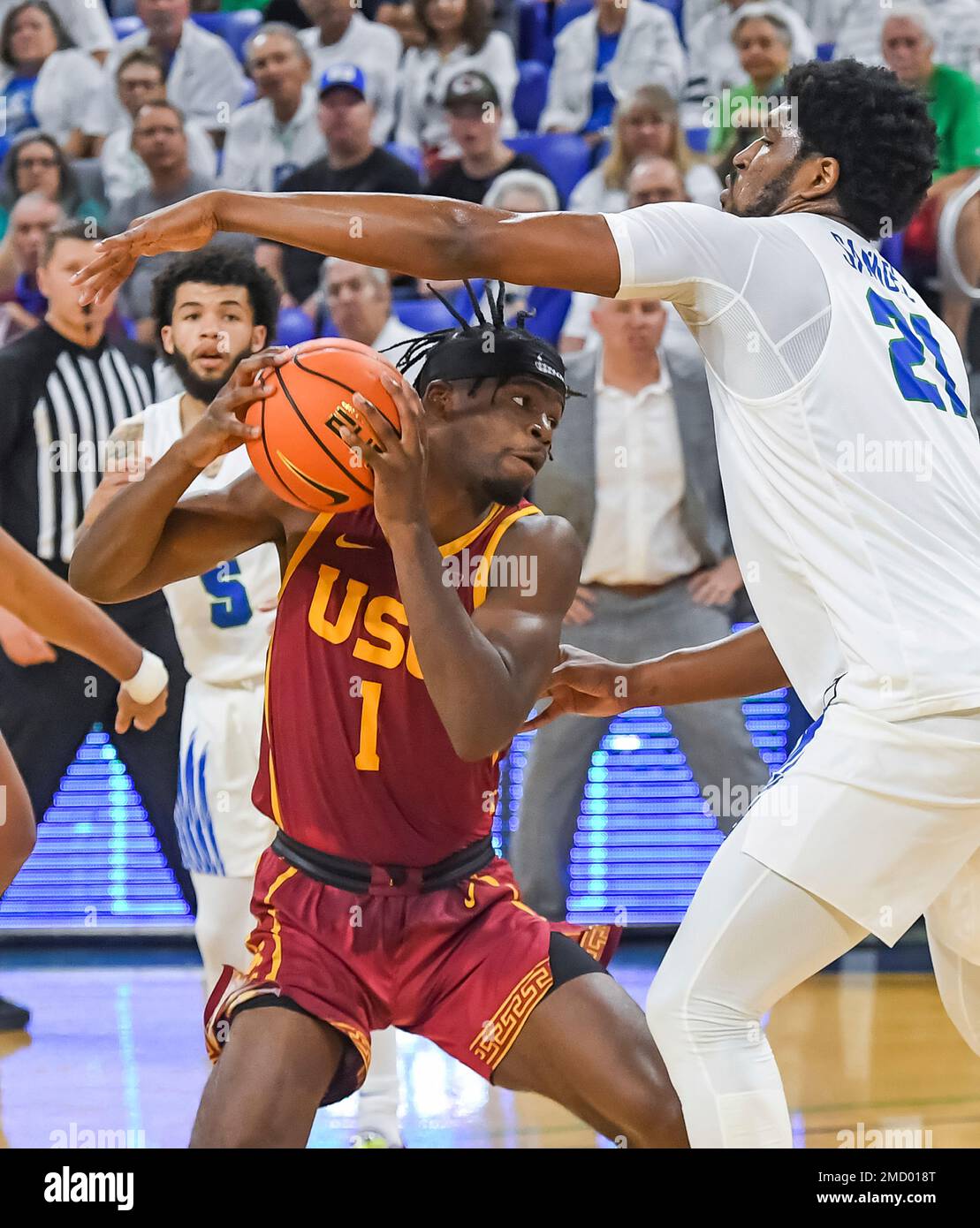 Florida Gulf Coast's Kevin Samuel (21) defends Southern California's ...